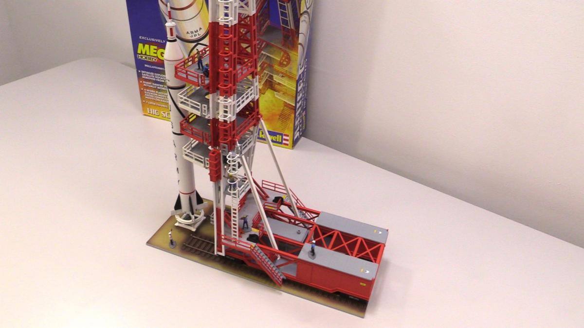 Revell 1/110 Jupiter-C Rocket With Launch Gantry 3706 – Burbank's House ...